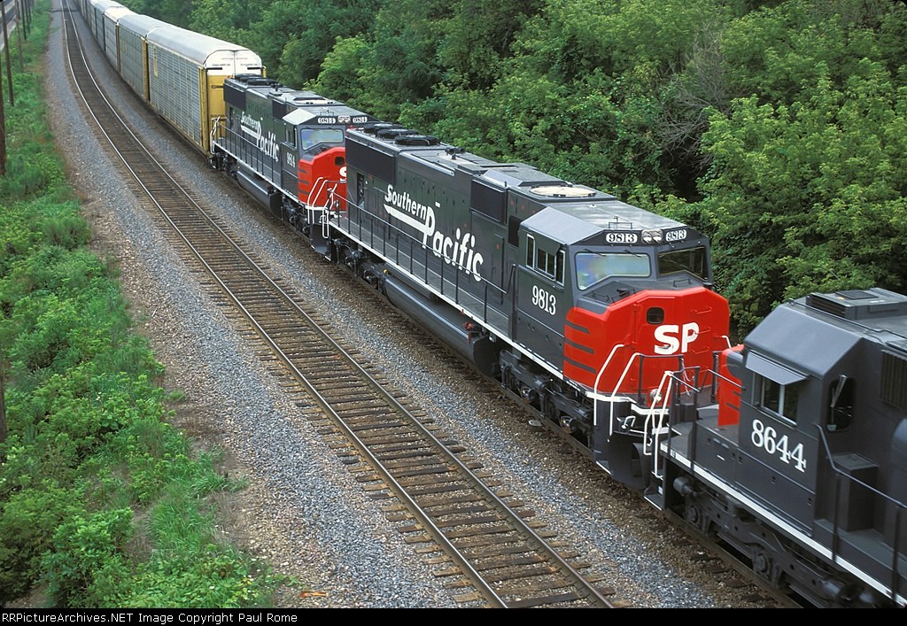 SP 9814, 9813, EMD SD70M, NEW westbound on the BN